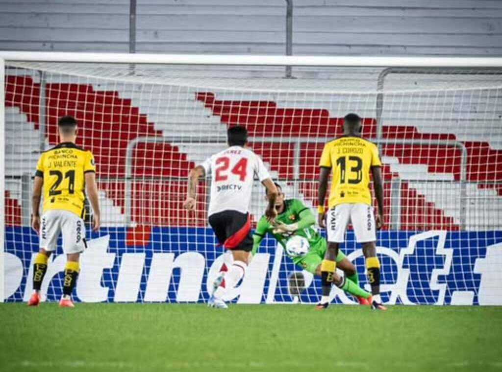 Barcelona SC le sacó un punto a River Plate en Buenos Aires con una ...